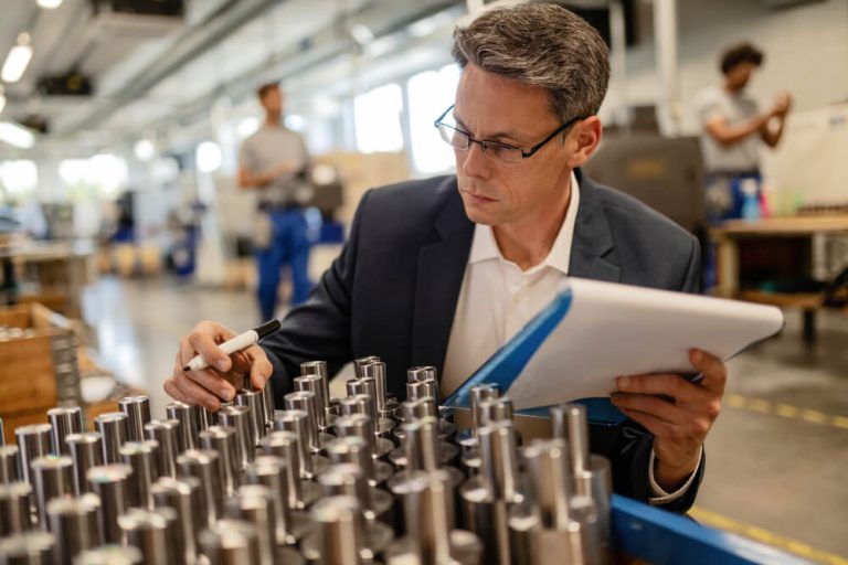 Warehouse Organization: How to Set Up a Smooth-Running Warehouse